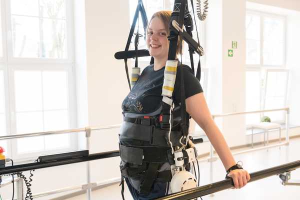 Revolutionary Robotic treatment for Spinal Cord Injury | Cyberdyne Care ...